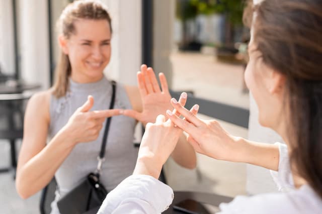 Sign Language Online (ASL): Learn Easily via Sign Language Class | Promova